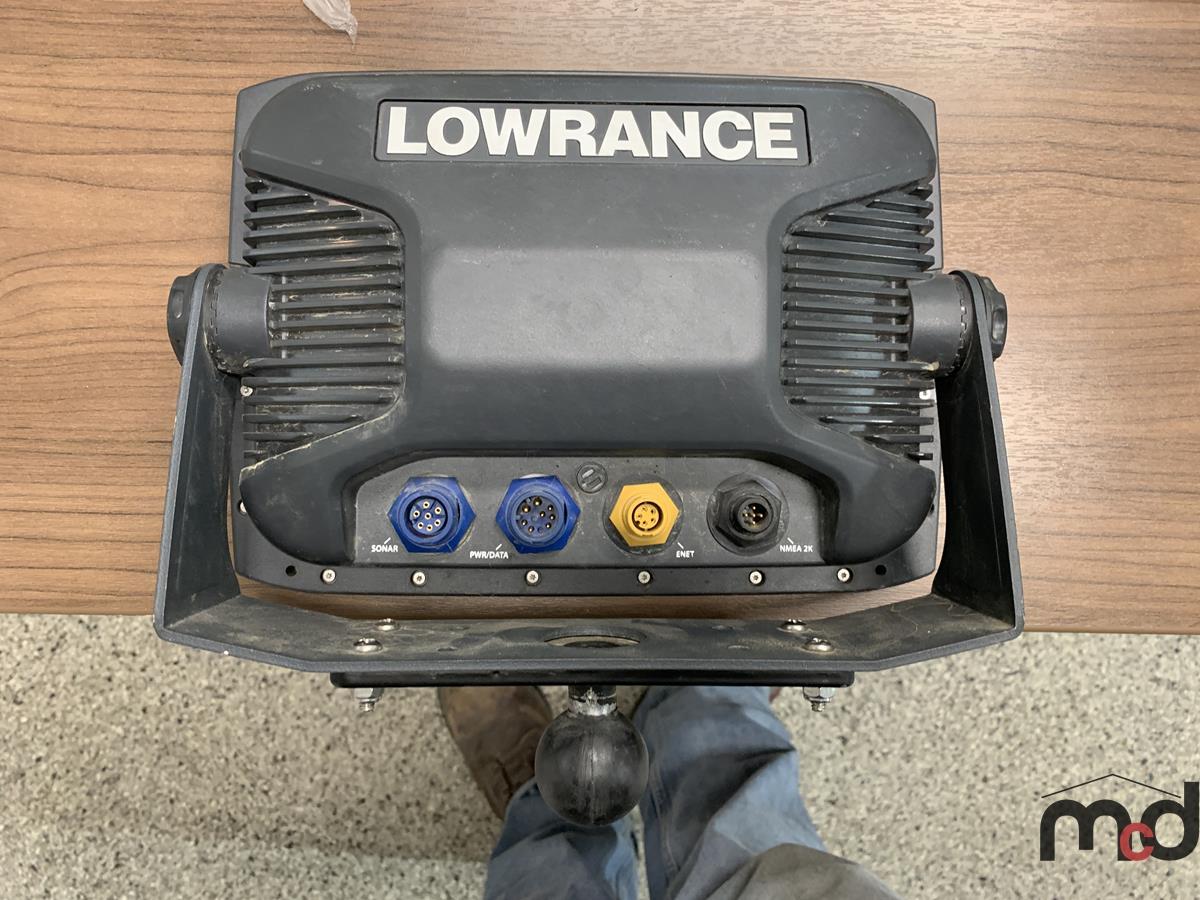 1993 Lund 1775 Pro-V DLX Boat